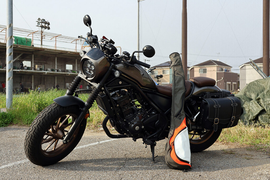 クラブはどう運ぶ？服装は？駐車場は？ バイクでゴルフに行くために知っておきたいリアルな話 | ゴルフのニュース｜総合ゴルフ情報サイト