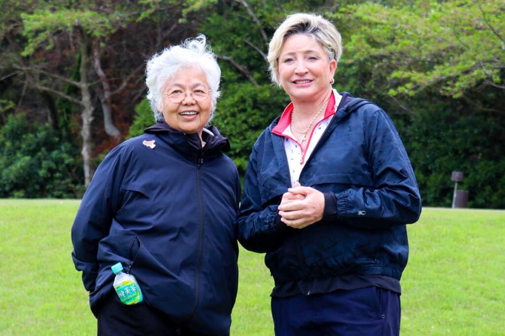 岡本綾子に感動のサプライズ！ 40年以上の時を越えて米ツアーの親友が届けた“預かりもの”とは？ [画像ページ] | ゴルフのニュース｜総合 ...